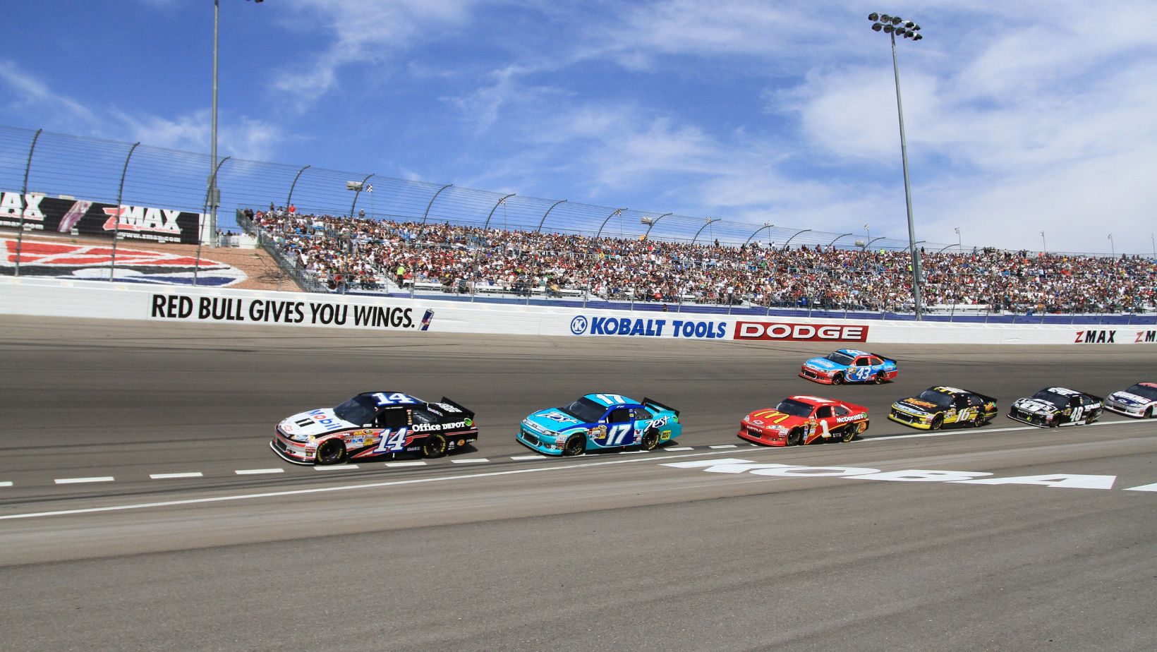 NASCAR vs Formula 1: Exploring the Thrill of Two Racing Giants - Iodaracing