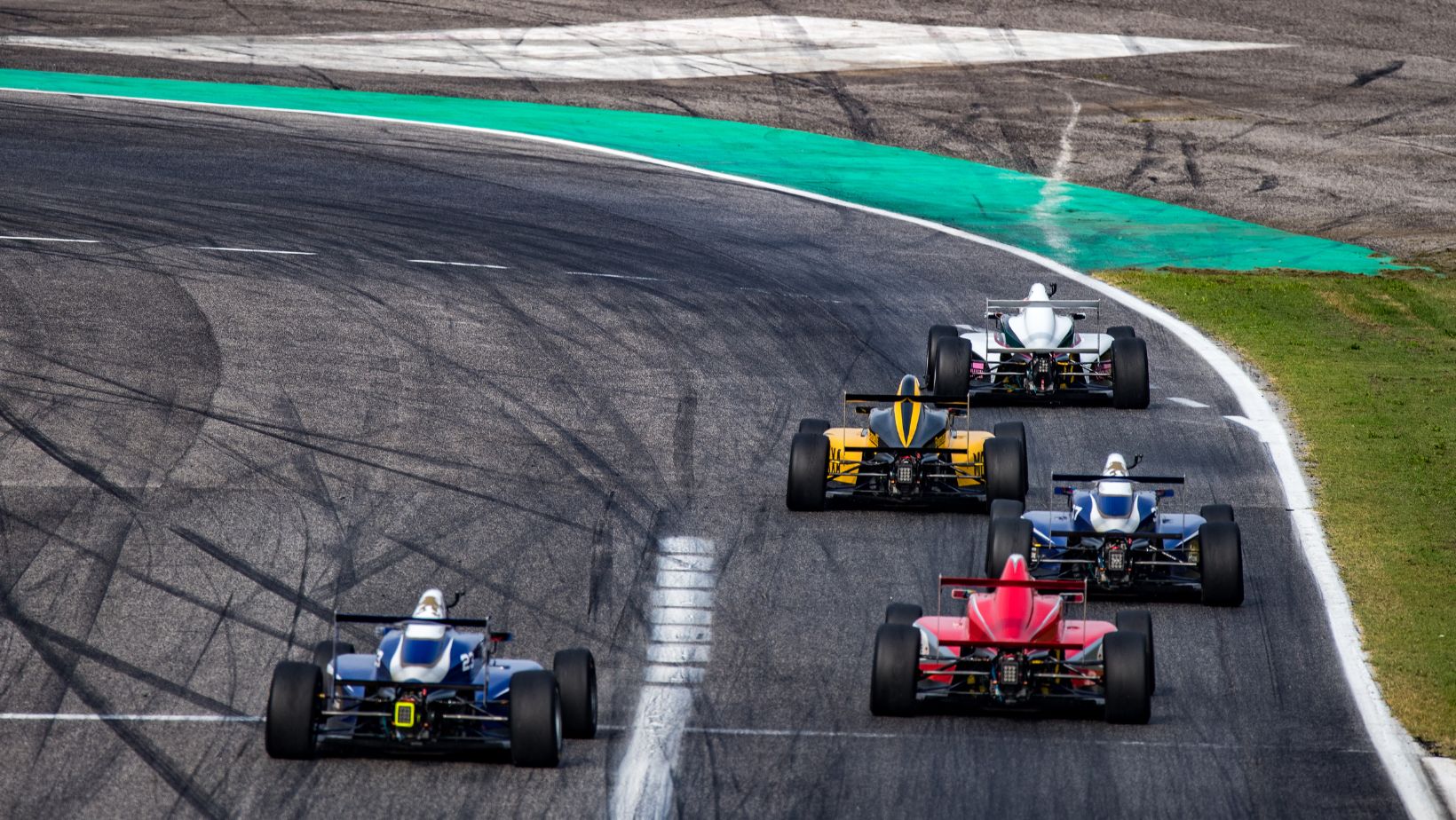 What Is DRS in Formula 1: Understanding the Drag Reduction System ...